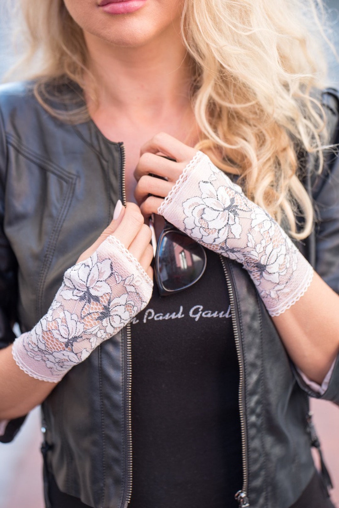 Victorian Lace Fingerless Gloves Rose and White Elegant Texting Gloves ...