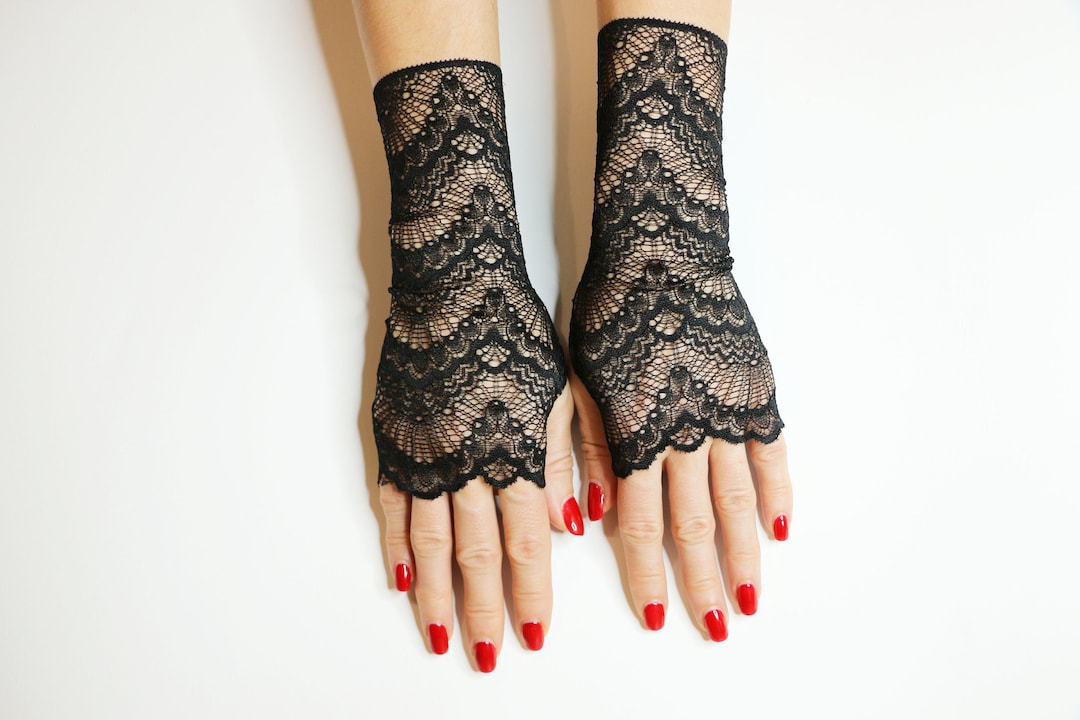 Black Gothic Lace Gloves, Romantic Mittens, Great Gloves - Etsy