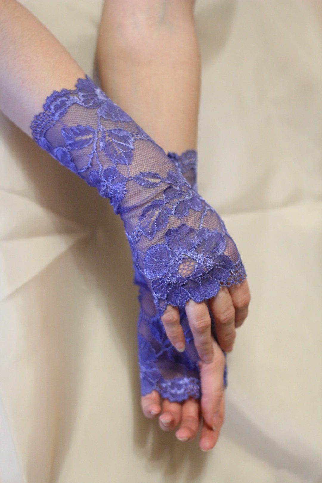 Blue Violet Lace Fingerless Gloves / Burlesque / Gothic / Steampunk ...