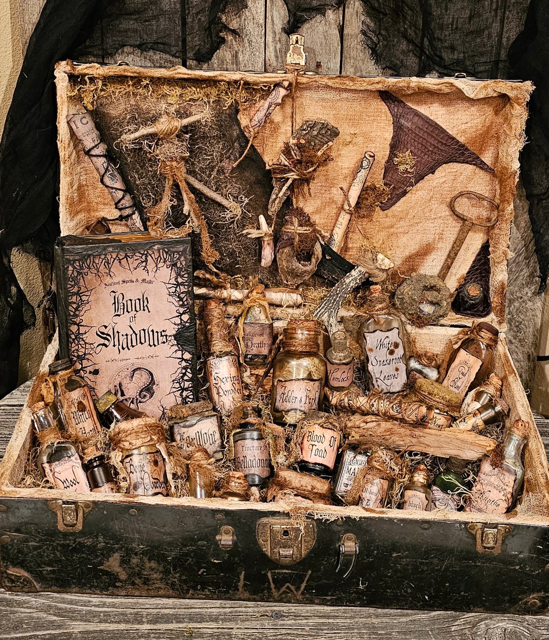 Book of Shadows Witches' Trunk of Spells and Potions, Halloween ...