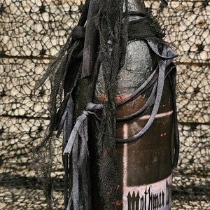 Mothman Potion Bottle, Scary Halloween, Creepy Halloween, Spooky ...