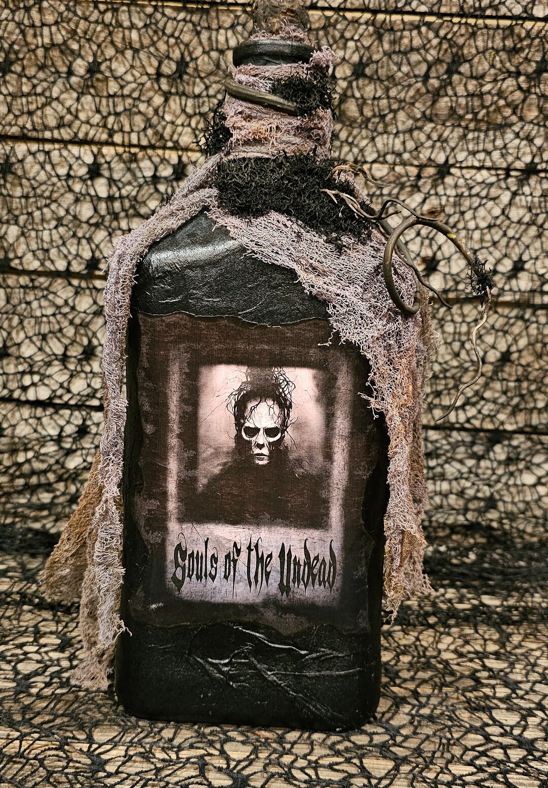 Scary Halloween Potion Bottle, Scary Halloween, Creepy Halloween ...