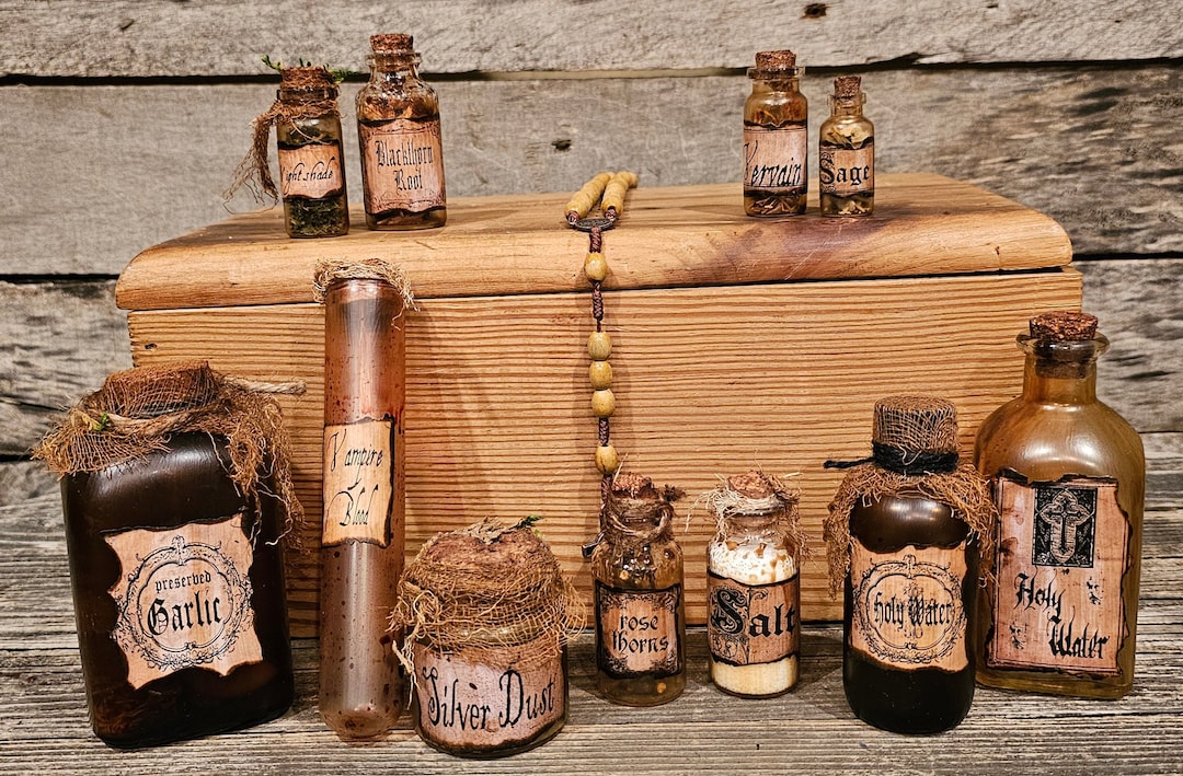 Vampire Hunter Kit Replica: Antique Halloween Decor, Buffy Van Helsing ...