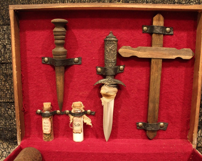 Vampire Hunter Kit Replica, Vampire Slayer, Antique Replica, Decor ...