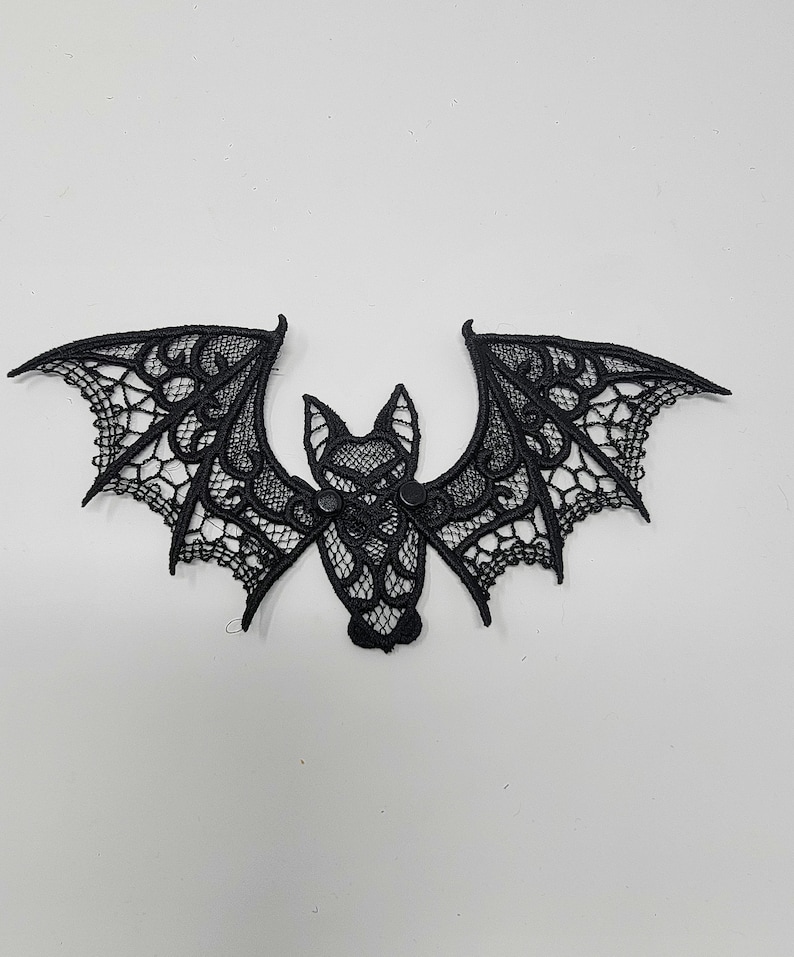 Gothic Lace Bat Applique: Freestanding Embroidered Halloween Decor - Etsy