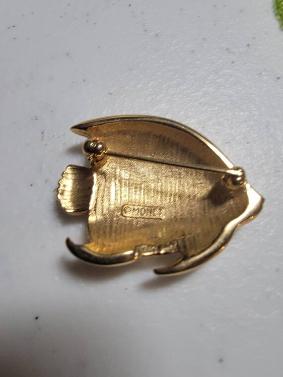 Monet signed fish brooch pin, Gold tone metal, Vintag… - Gem