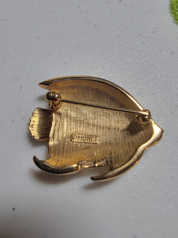 Monet signed fish brooch pin, Gold tone metal, Vintag… - Gem