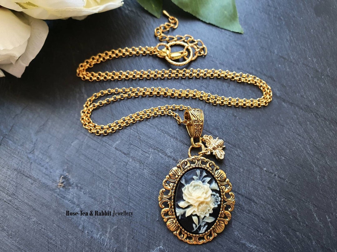 Collier/Broche Camée Posy Floral Camée en Résine Base Dorée Vieillie ...