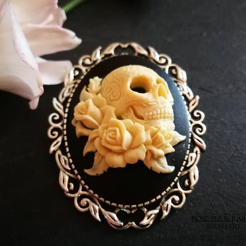 Skull Brooch - Etsy