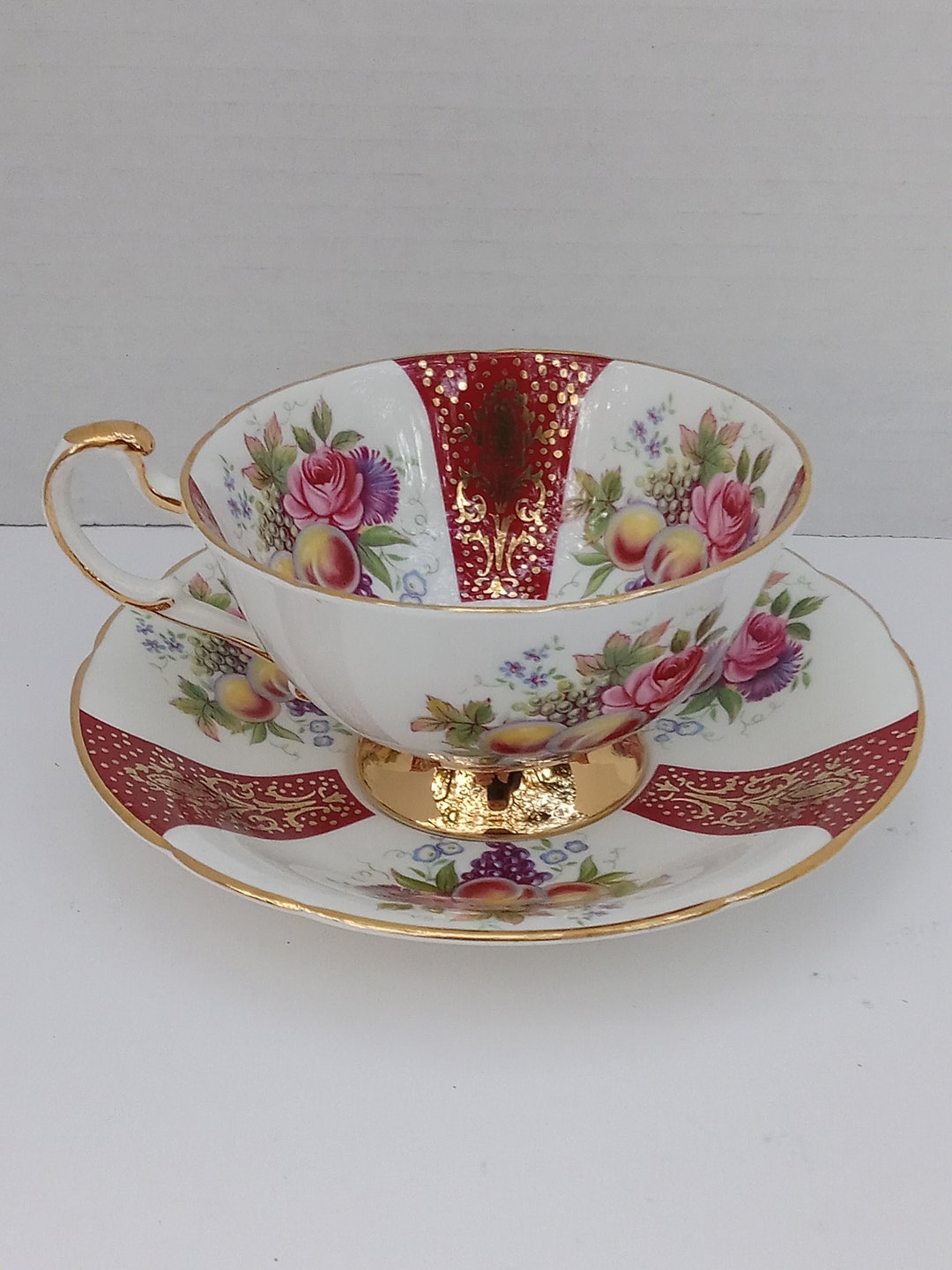 Vintage Paragon by Appointment to Her Majesty the Queen Tea Cup and ...