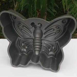 Nordic Ware Butterfly Cake Pan, 9 Cup Capacity. Cast Aluminum. Made in ...