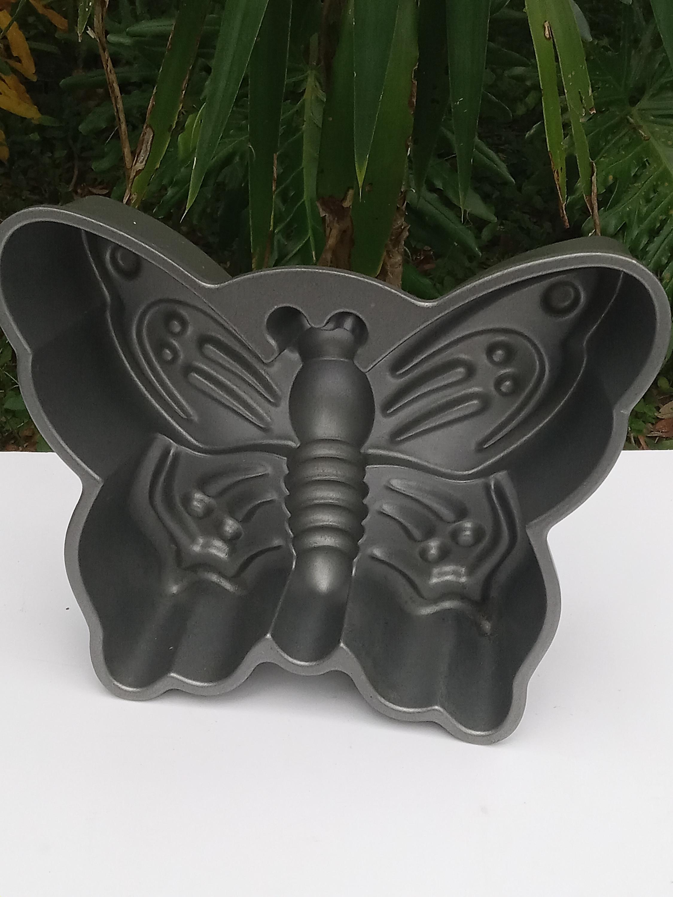 Nordic Ware Butterfly Cake Pan, 9 Cup Capacity. Cast Aluminum. Made in ...