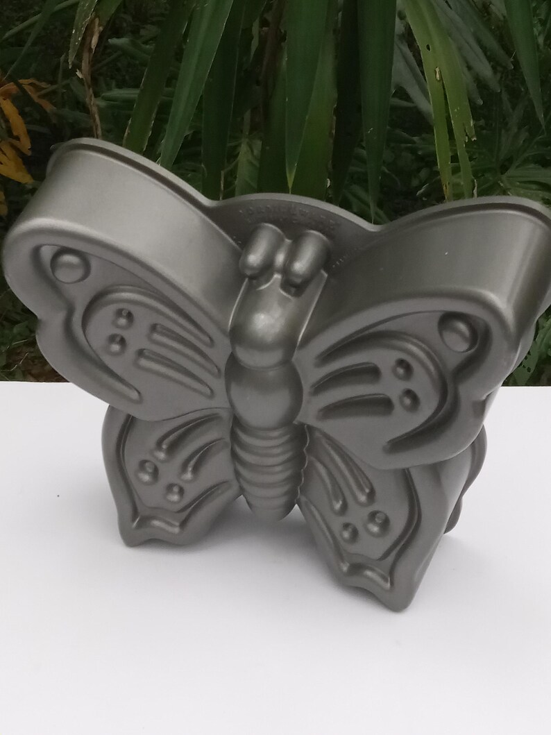 Nordic Ware Butterfly Cake Pan, 9 Cup Capacity. Cast Aluminum. Made in ...