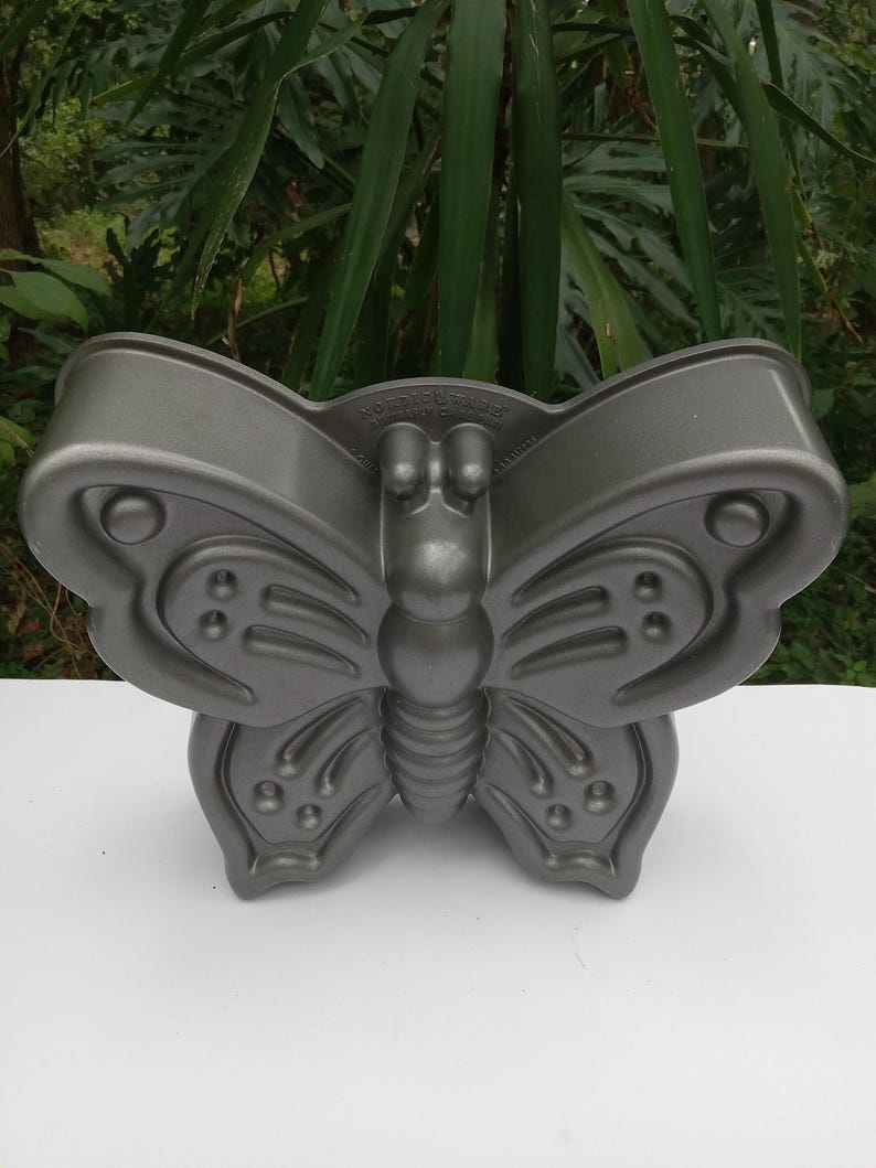 Nordic Ware Butterfly Cake Pan, 9 Cup Capacity. Cast Aluminum. Made in ...