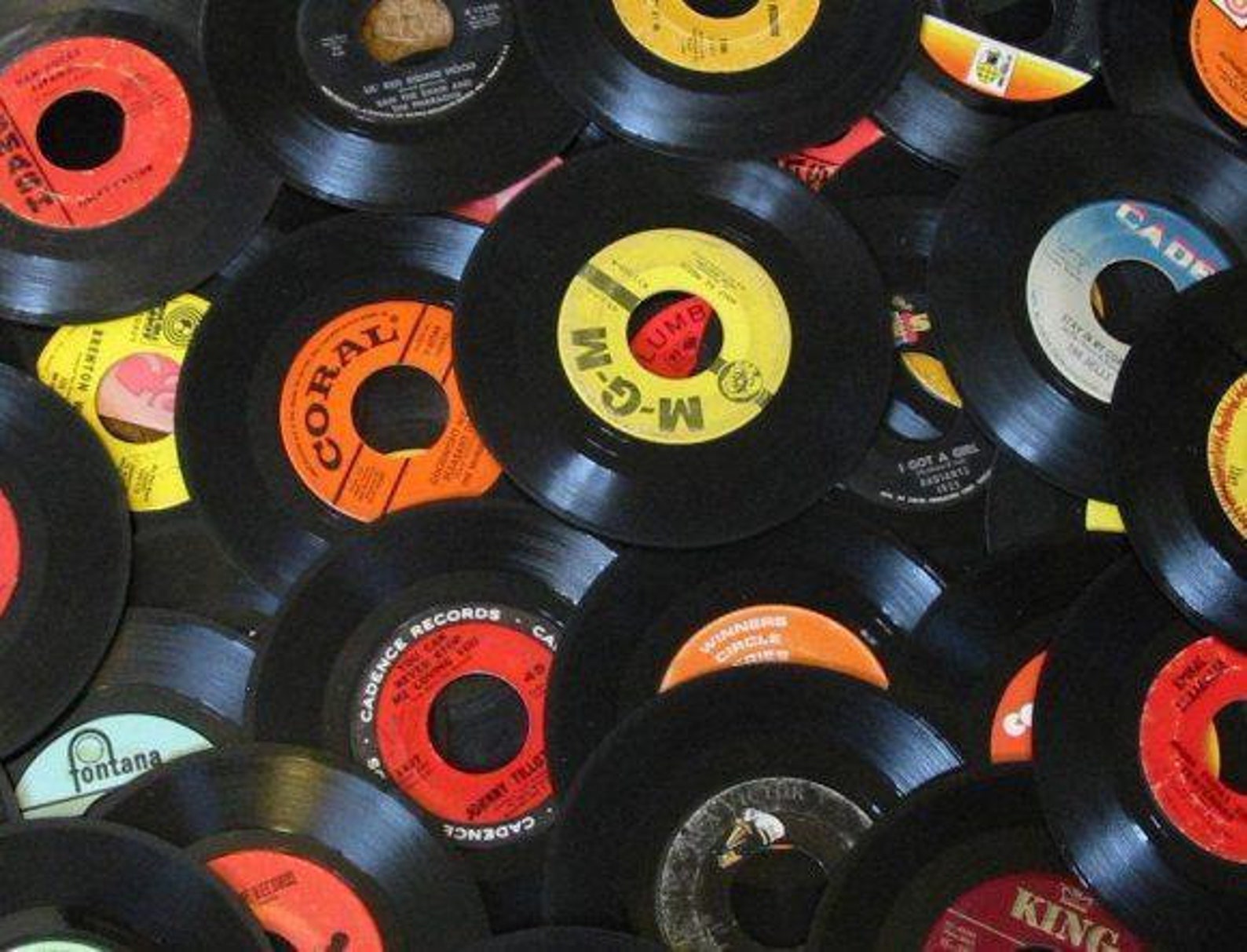 150 Random Vinyl Records - 45s - 7 Inch Arts Crafts Rock and Roll Party ...