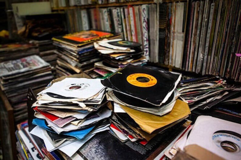 150 Random Vinyl Records - 45s - 7 Inch Arts Crafts Rock and Roll Party ...
