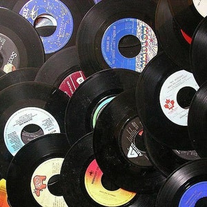 150 Random Vinyl Records - 45s - 7 Inch Arts Crafts Rock and Roll Party ...