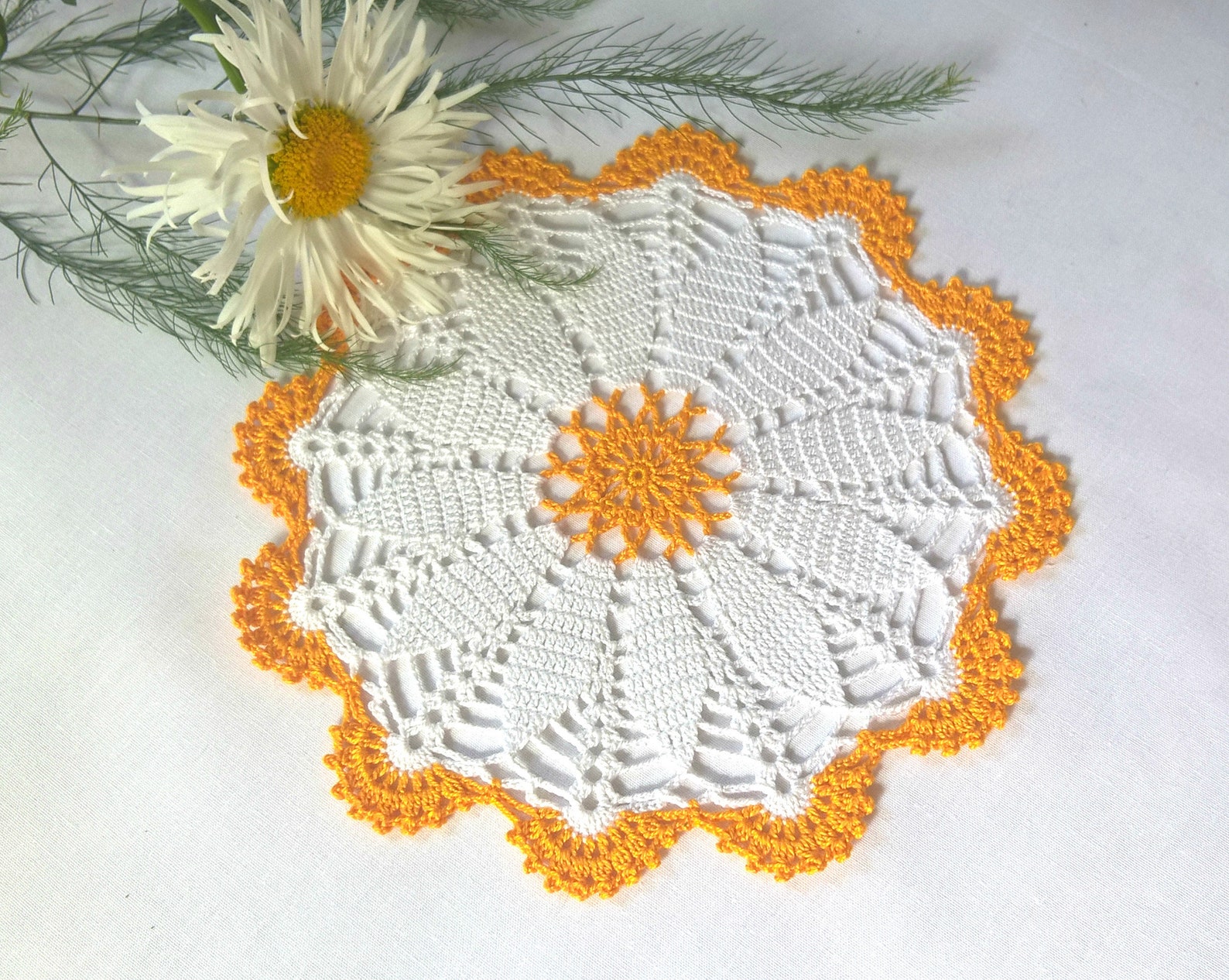 Crochet Daisy doily White Yellow doilies Small round doily | Etsy