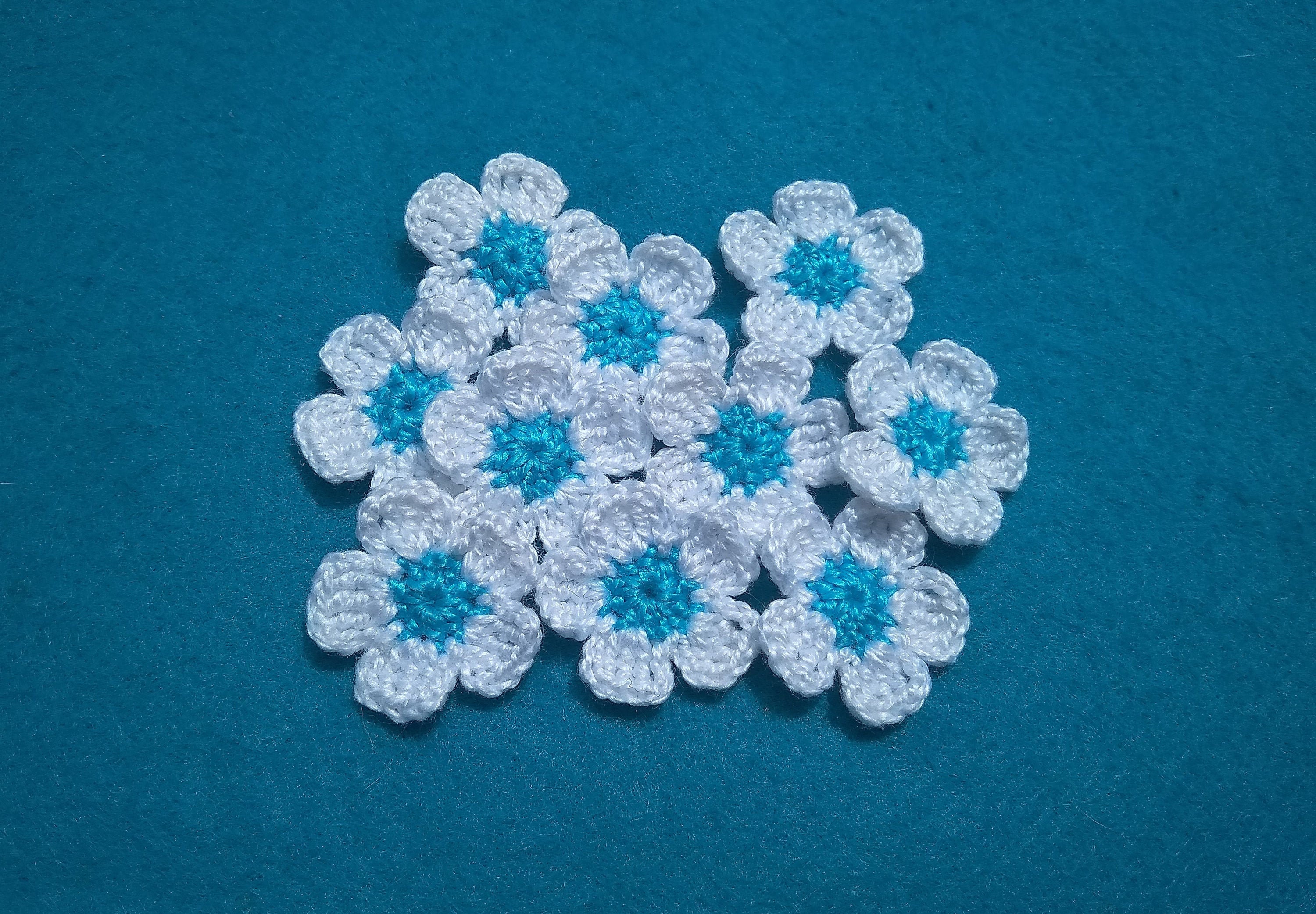 Crochet small white flowers 10pcs Gift decorations applique | Etsy