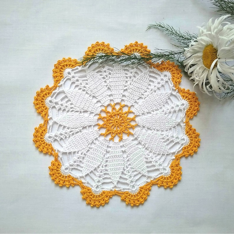 Crochet Daisy Doily White Yellow Doilies Small Round Doily - Etsy