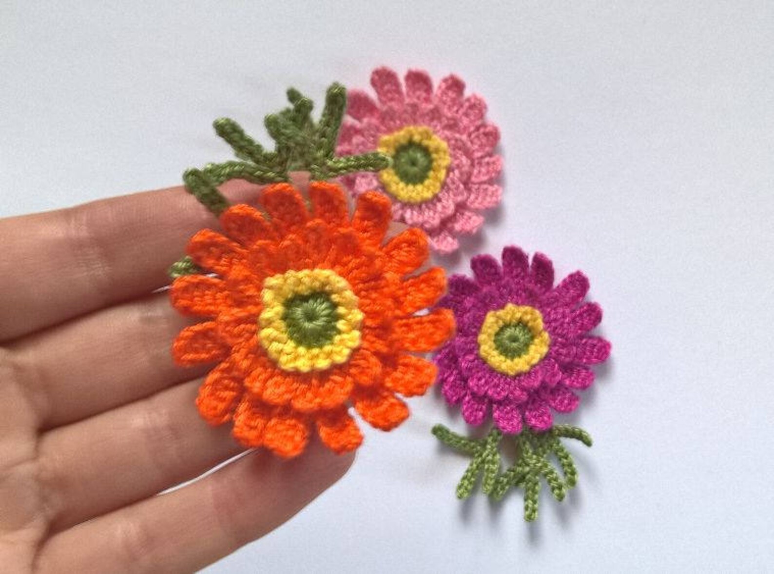 Crochet Gerber Daisies with leaves Daisy embellishment Crochet | Etsy