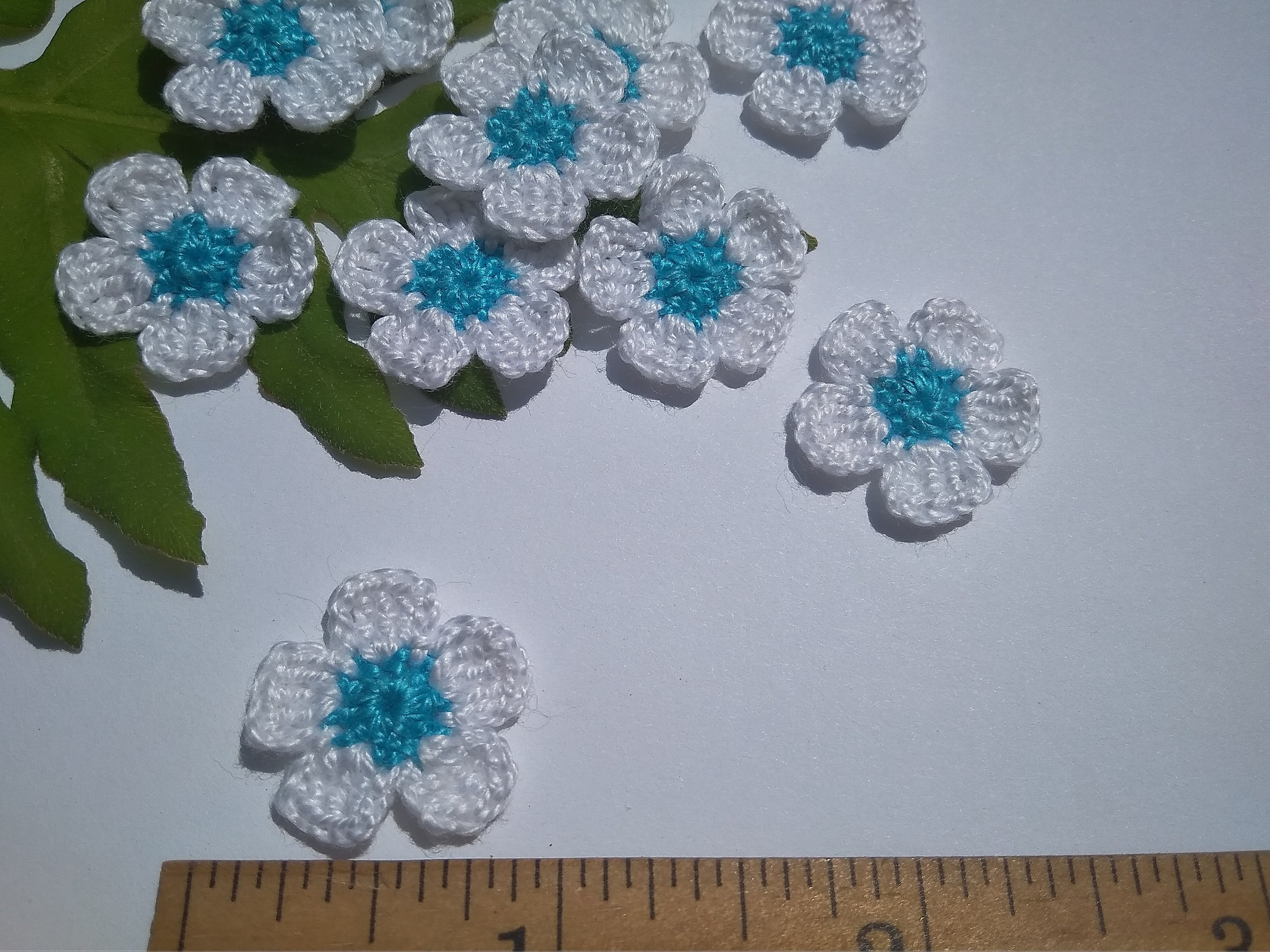 Crochet small white flowers 10pcs Gift decorations applique | Etsy