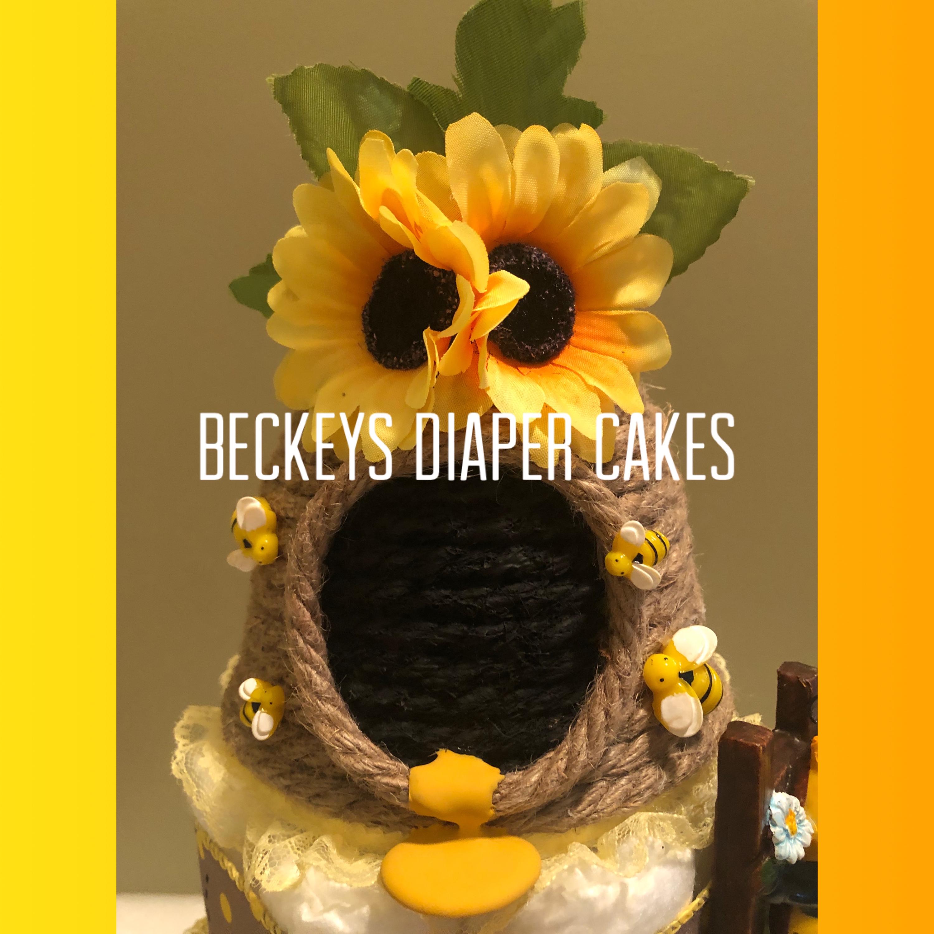 Bumble Bee Diaper Cake: Gender Reveal Centerpiece, 30 Diapers - Etsy