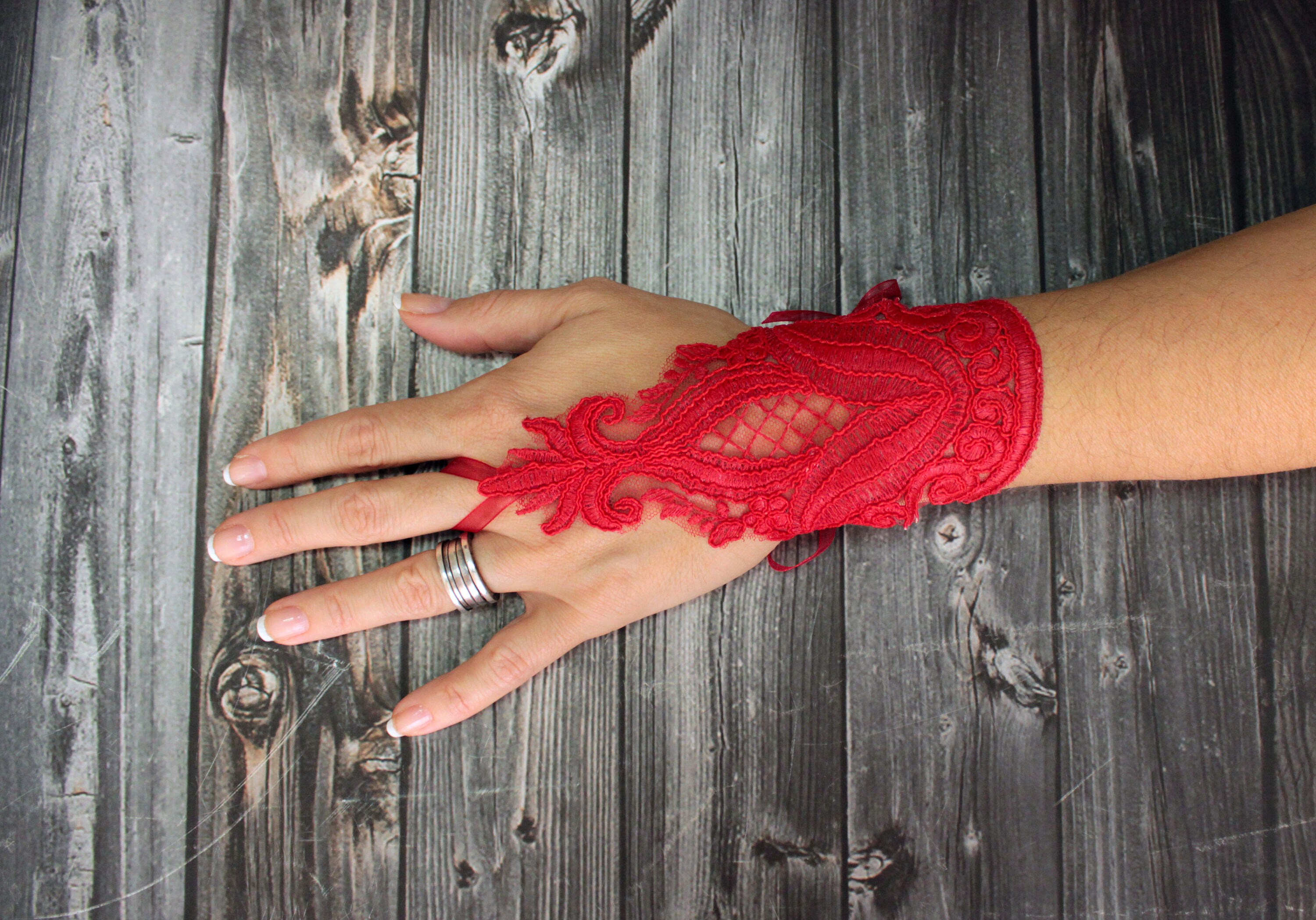Red lace fingerless gloves store