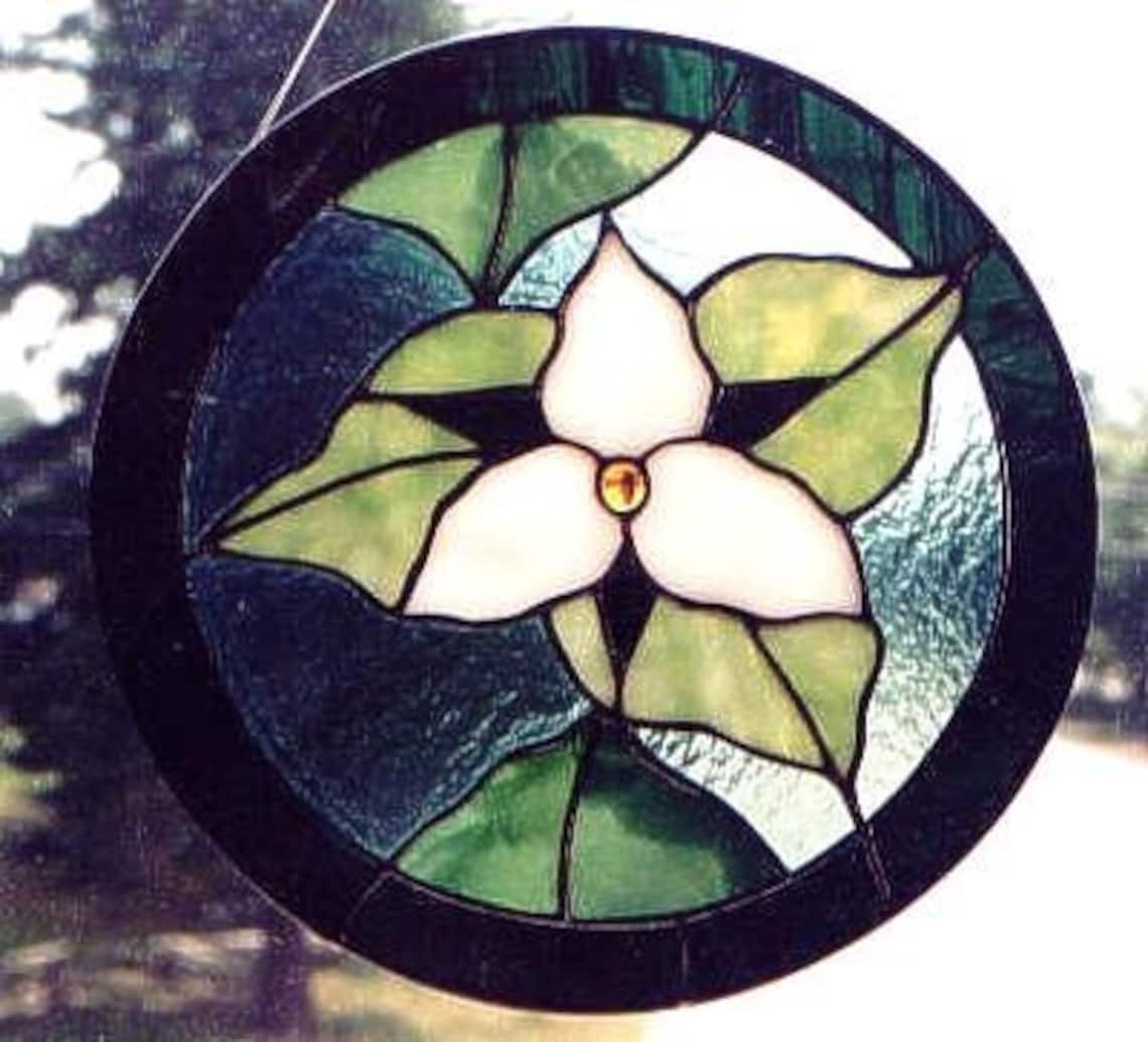 Stained Glass Trillium, Custom Ordered Flower Designs Available - Etsy