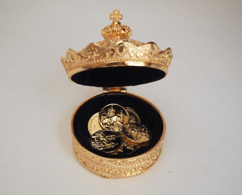 Wedding Arras, Elegant Gold Crown Wedding Arras With 13 Coins Set ...