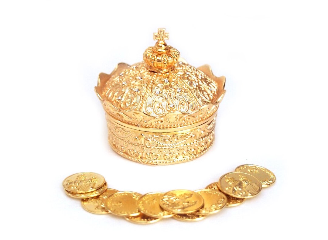 Wedding Arras, Elegant Gold Crown Wedding Arras With 13 Coins Set ...