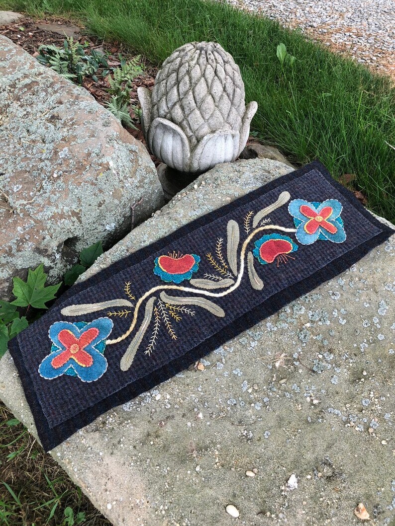 Meadow Runner- Applique Pattern - Etsy