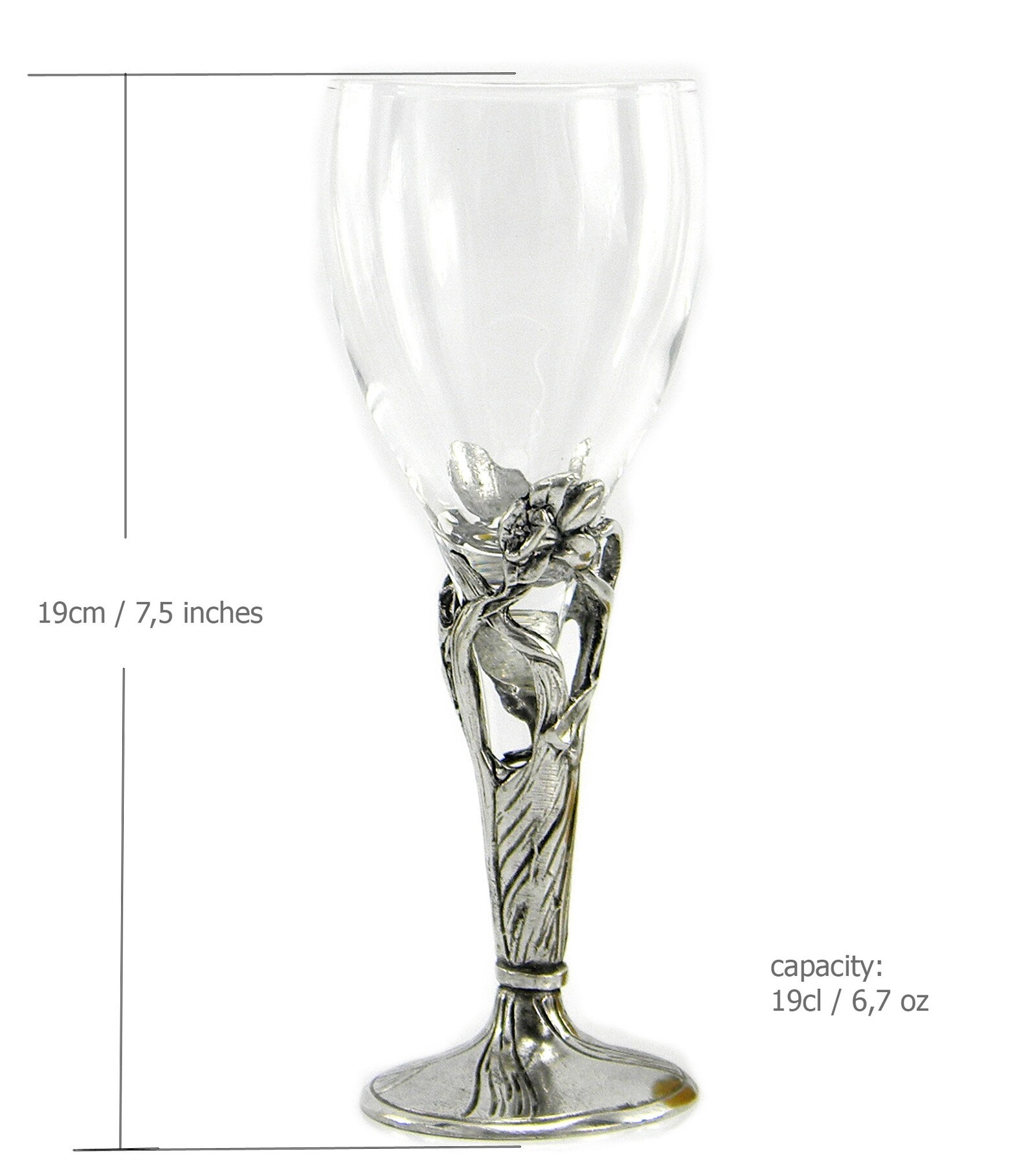 Elegant and Classy Glass Goblet Gives a Touch of Chic to Your | Etsy