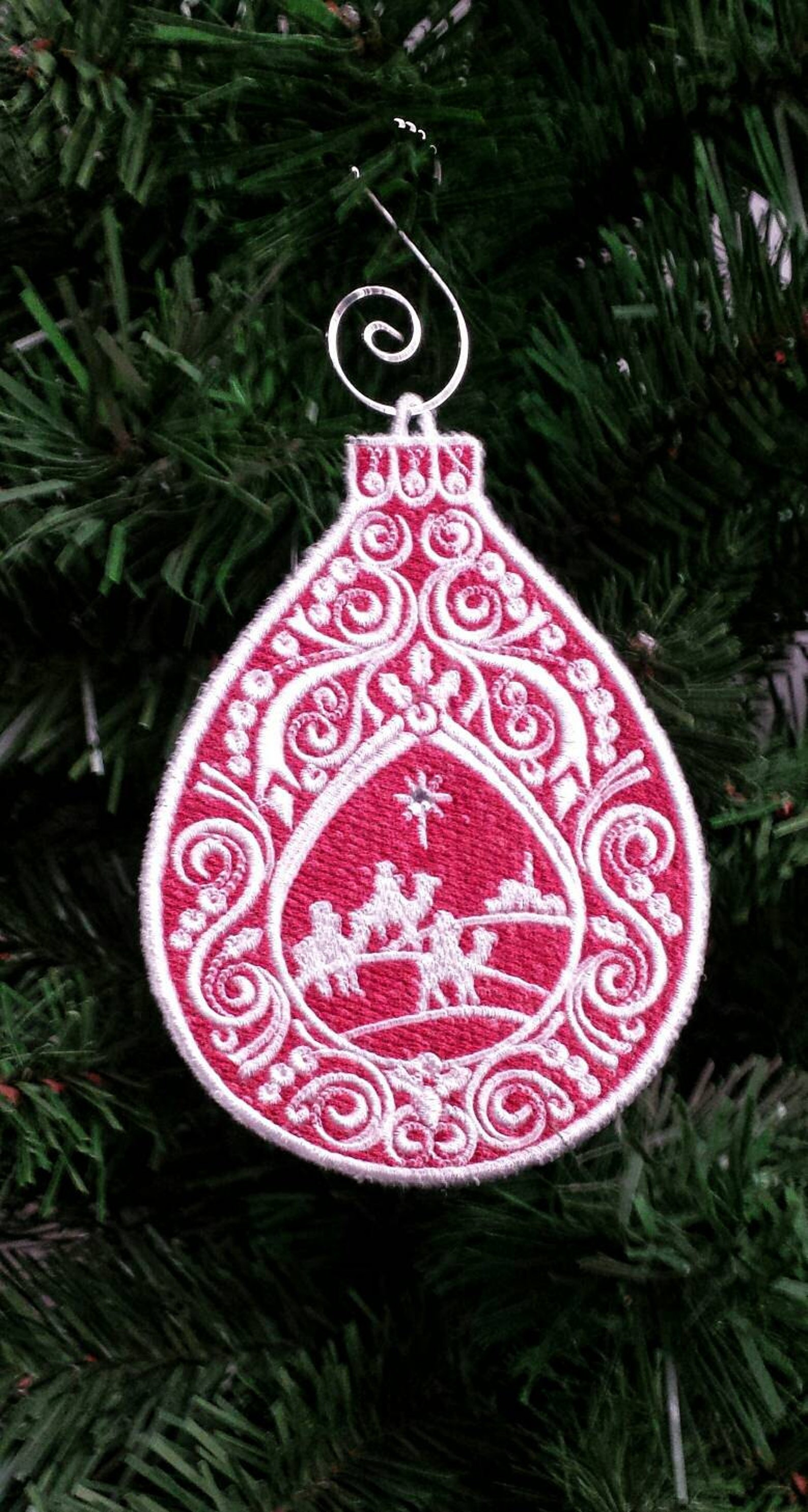 Set of 3 Red Nativity Christmas Ornament Holy Family Free - Etsy