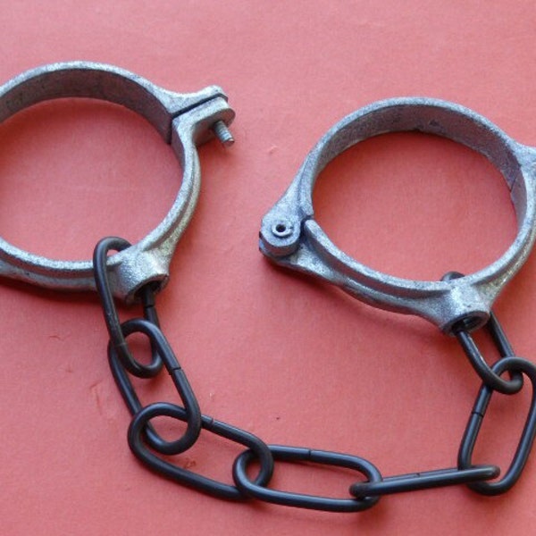 Dungeon Shackles - Etsy