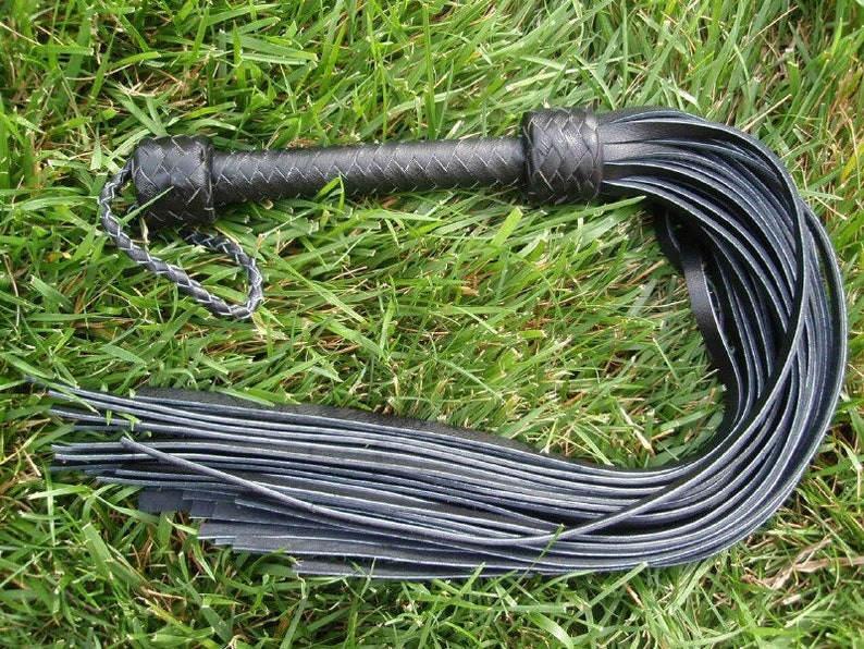 HEAVY MEGA THUDDY Grain Leather Flogger 36 Rugged Tails Falls - Etsy