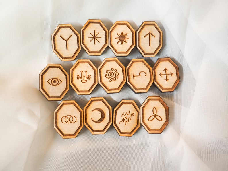 Witch's Runes for Divination Casting - Etsy