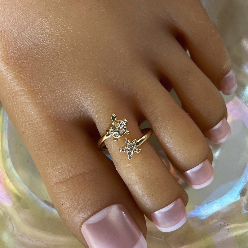 Turtle Toe Ring - Etsy