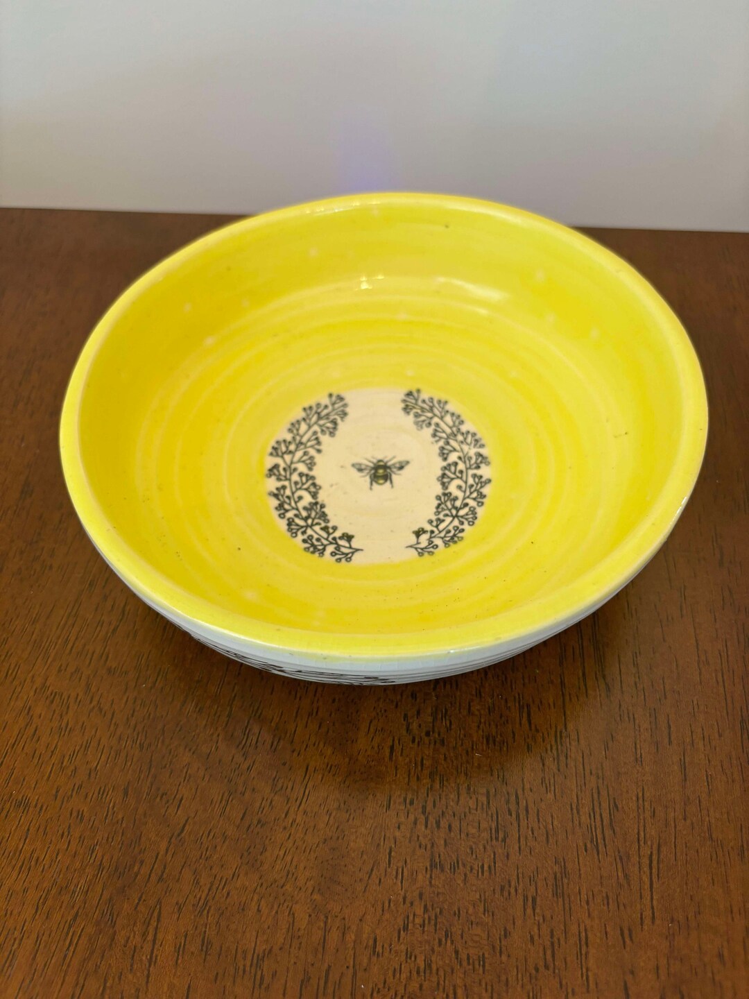 Large Bee Bowl Serving Size - Etsy