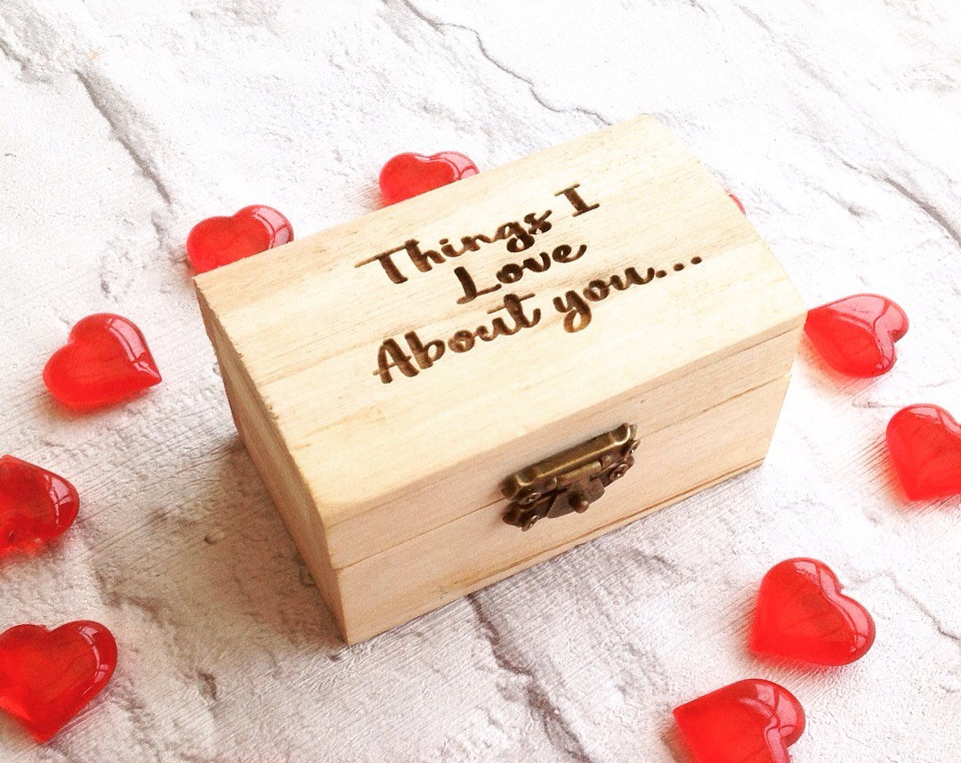 12 Things I Love About.... Personalised Keepsake - Chest and Wood ...