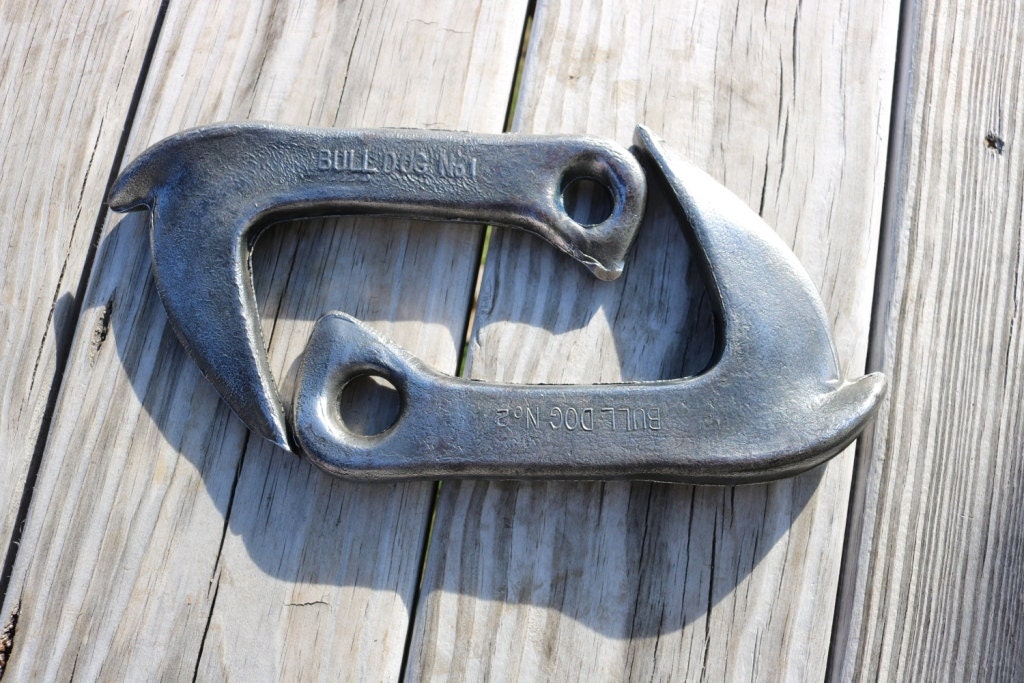 Vintage Bull Dog log dogs