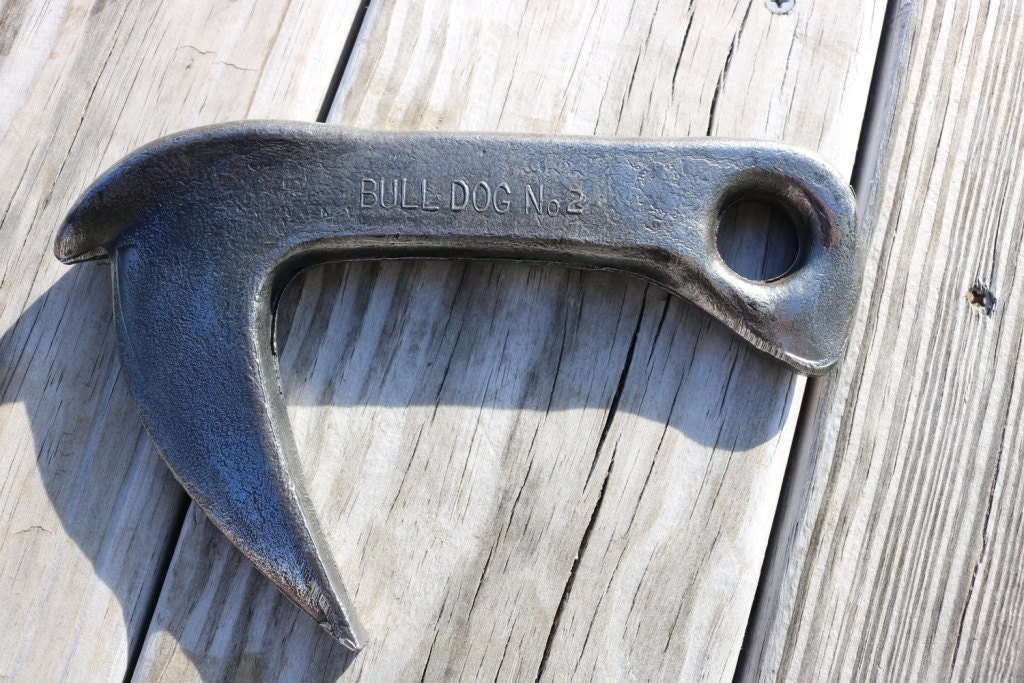 Vintage Bull Dog log dogs