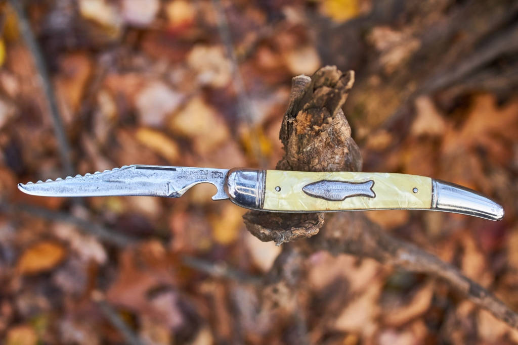 Vintage Imperial Fish knife single blade with opener and scaler