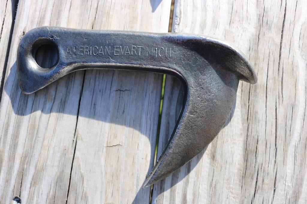 Vintage Bull Dog log dogs