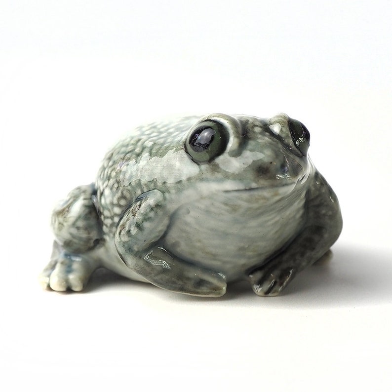 ZOOCRAFT Small Ceramic Frog Toad Figurine Gray Terrarium | Etsy