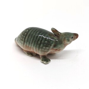 ZOOCRAFT Tiny Ceramic Armadillo Figurine Craft Miniature Collectible ...