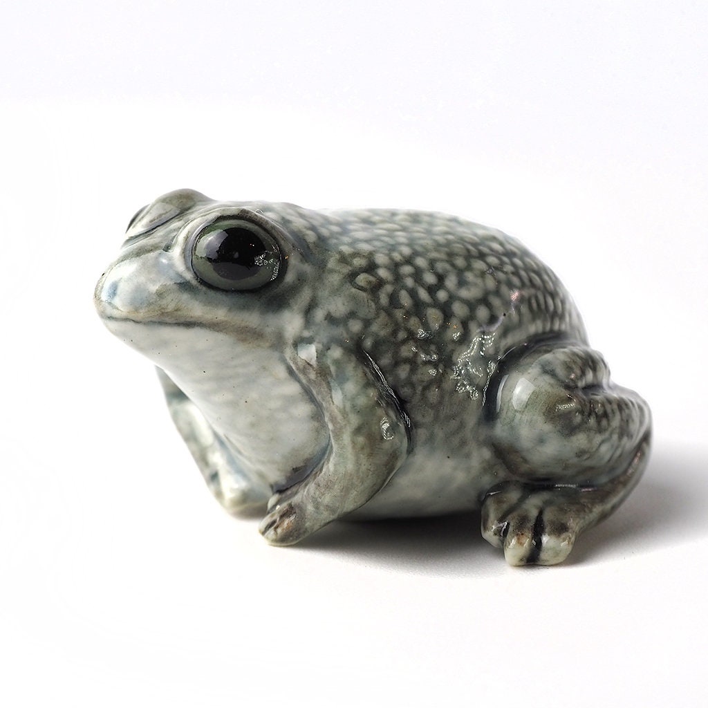 ZOOCRAFT Small Ceramic Frog Toad Figurine Gray Terrarium | Etsy