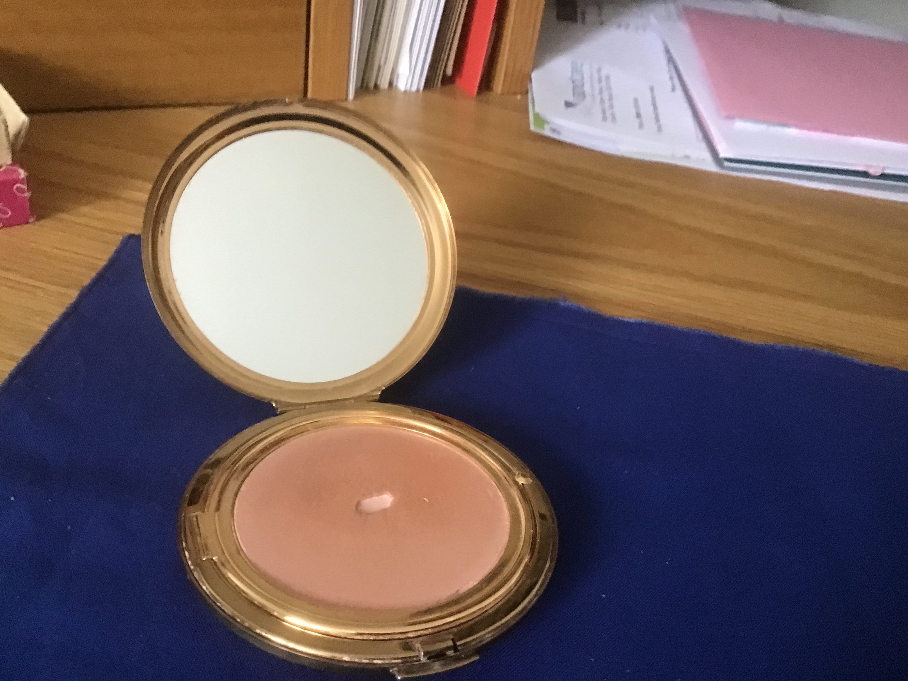 Stratton Vintage Powder Compact. Linen Background Design to Top Plus a ...