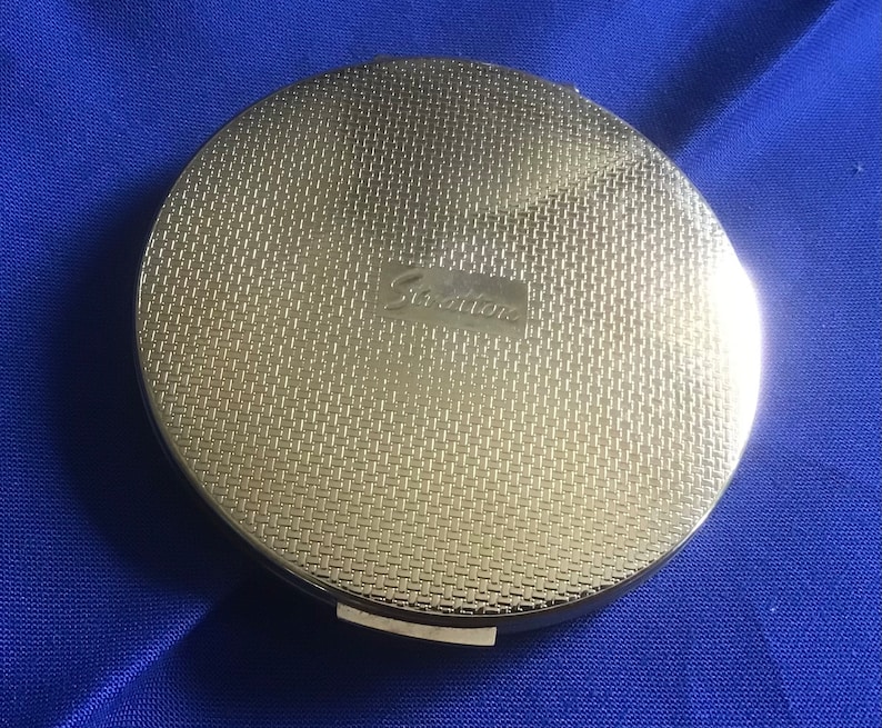 Stratton Powder Compact. Featuring the Queen Mother. Era 1950’s/1960’s ...
