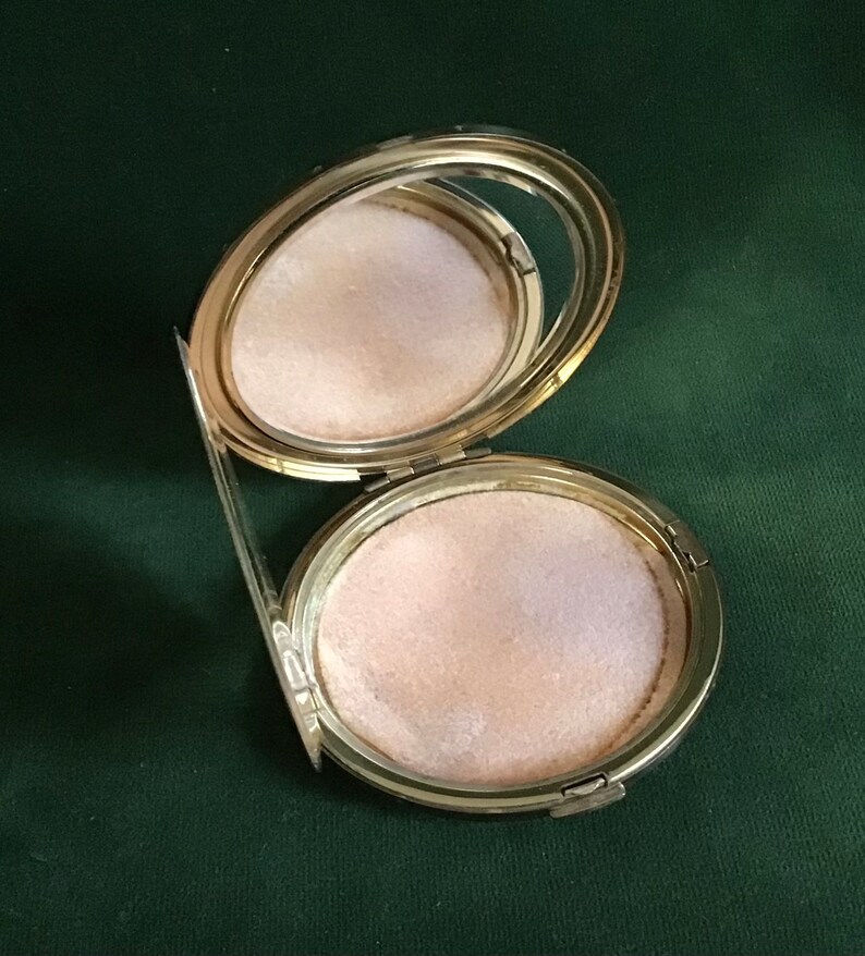 Vintage Powder Compact. Era 1970's/ 1980 's. Marked - Etsy